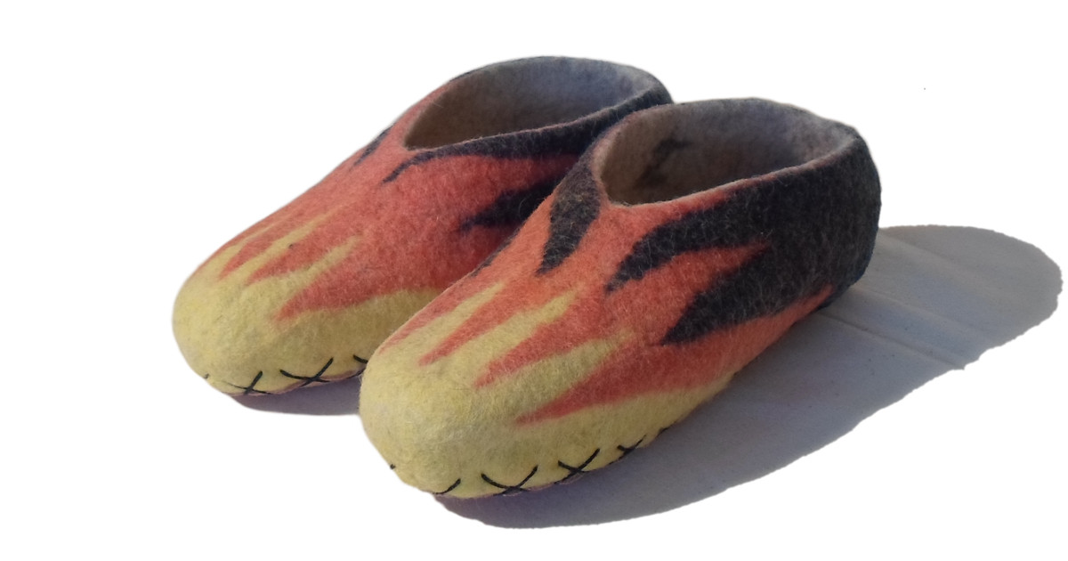 Wool-felt slippers "Mountain Spirits" | Inka Market